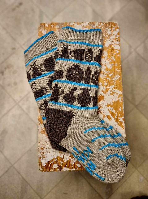 Ravelry: Pottery socks pattern by Liselott Daun