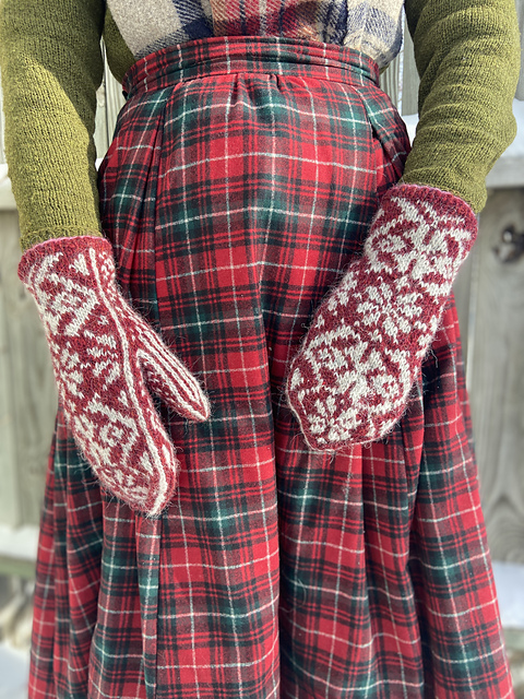Ravelry: Wander Mittens pattern by Louisa Gauge