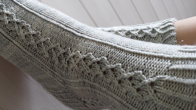 Ravelry: Comb Gill pattern by Louise Tilbrook