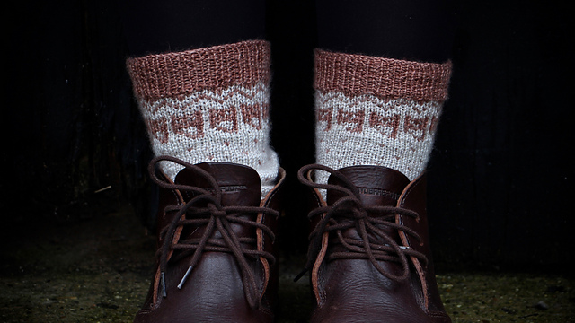 Ravelry: Tiny Owl Socks pattern by louleigh