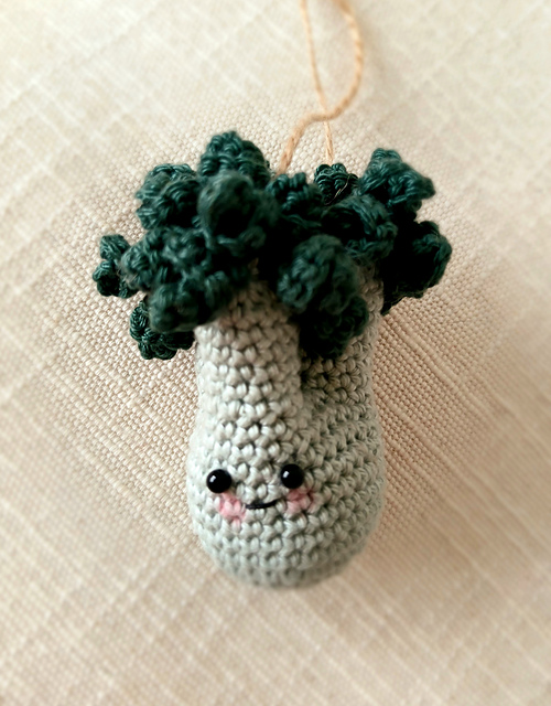 Ravelry: Broccoli Amigurumi Decoration pattern by Lou Hart
