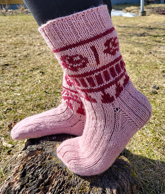 Ravelry: Tuhannen tuskan sukat pattern by Tuija Klaus