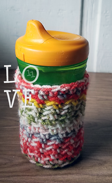 Ravelry: Winter in the Dells Can & Sippy Cup Cozy pattern by Kate Sinclair