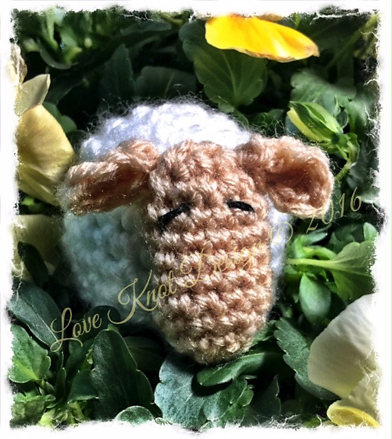 Ravelry: Sleepy Sheep EOS Holder pattern by Christy Petersen
