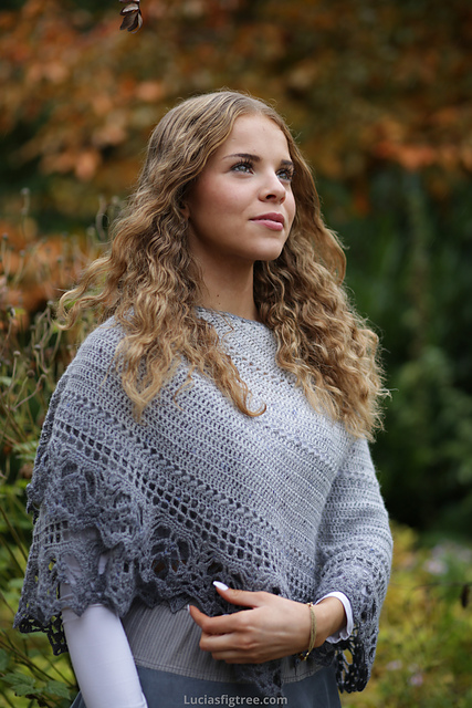Ravelry: The Charlie Shawl pattern by Lucia Dunn
