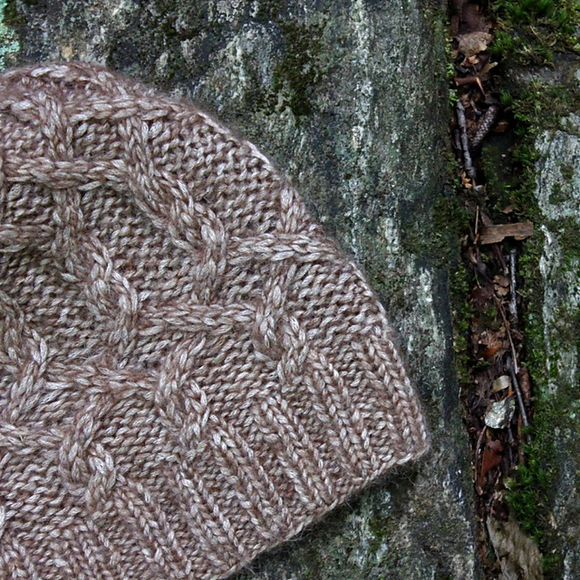 Ravelry: Equinox Tuque pattern by Lucinda Iglesias