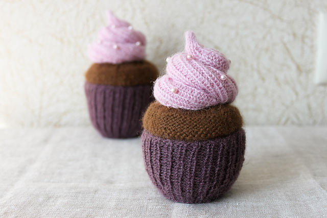 Ravelry: Cupcake pattern by Valya Boutenko