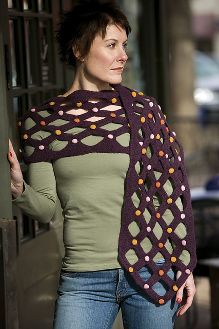 Ravelry: Bobble Scarf pattern by Vivian Høxbro