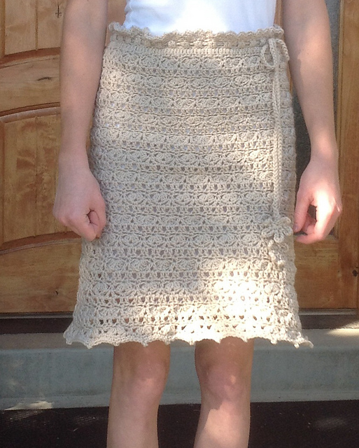 Ravelry: Fiore Overskirt pattern by Pierrot (Gosyo Co., Ltd)