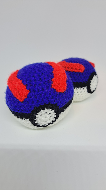 Ravelry: Pokemon Great Ball pattern by Blue Fox Paws