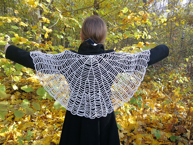 Ravelry: Spiderweb shawl pattern by Kristina Tamulevičiūtė