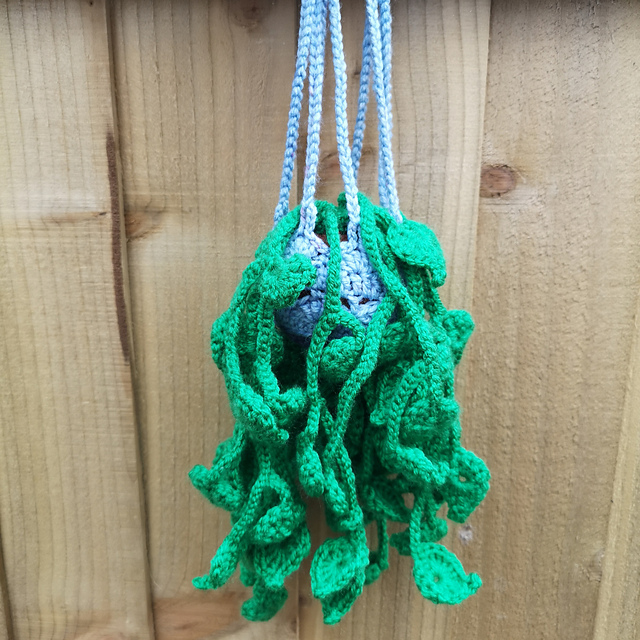 Ravelry: Hanging money plant pattern by Kat Witherall