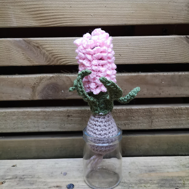 Ravelry: Hyacinth bulb plant pattern by Kat Witherall