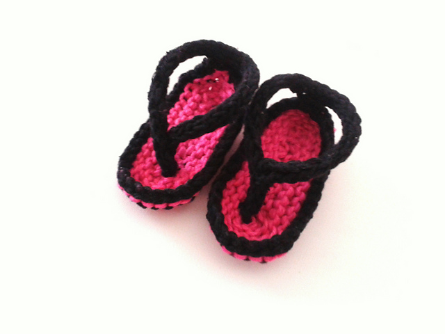 Ravelry: Fuchsia Flip Flops pattern by Lunatic Knitter