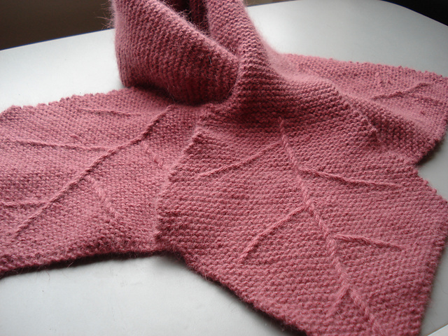 Ravelry: Angora Leaf Scarf pattern by Lise-Lotte Lystrup