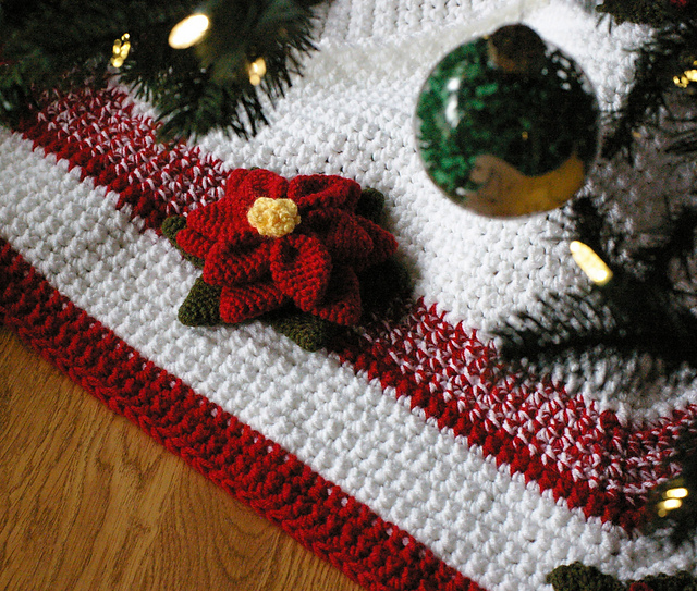 Ravelry: LydiaDiane's Christmas Tree Skirt