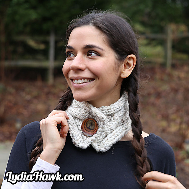 Ravelry: Fancy Cable Neck Warmer pattern by Lydia Hawk