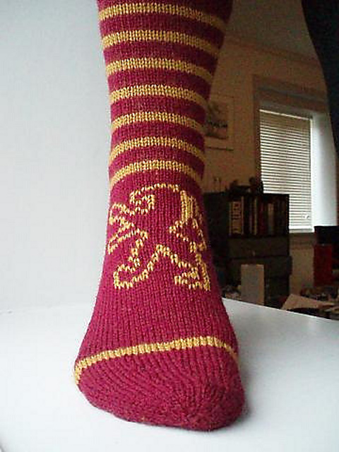 Ravelry: Go Gryffindor pattern by Karen S. Lauger