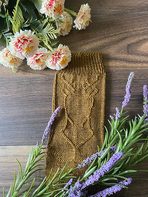 Ravelry: Carria Socks pattern by Éire Lynch