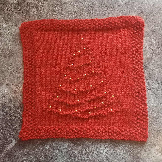 Ravelry: Festive Lights Christmas dishcloth pattern by Lyn Lloyd-Jones