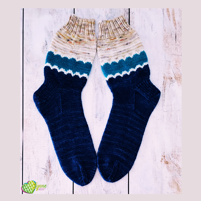 Ravelry: Slouchy Shoreline Socks pattern by Lynne Adriaanse