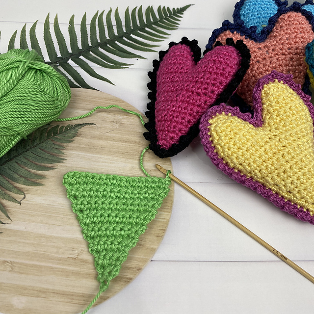 Ravelry: Hand on Heart pattern by Lynne Rowe