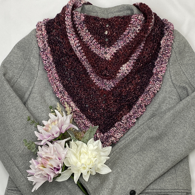 Ravelry: Cosy Frills Neckerchief pattern by Knit Crochet Create