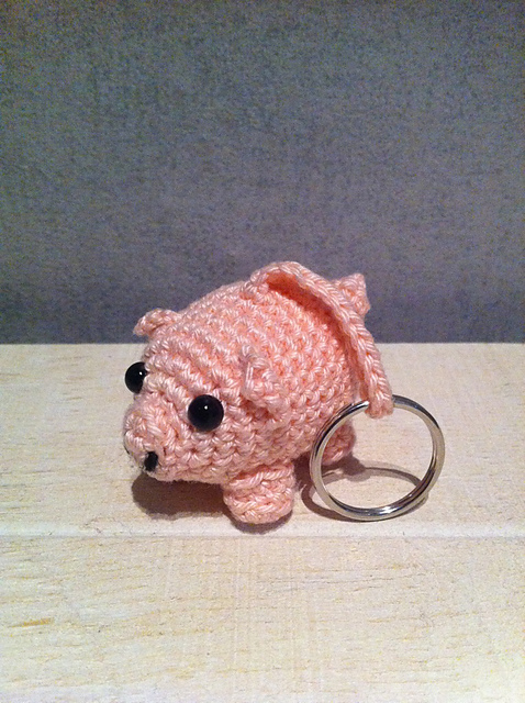 Ravelry: Pig Keychain pattern by LyssaOdyne