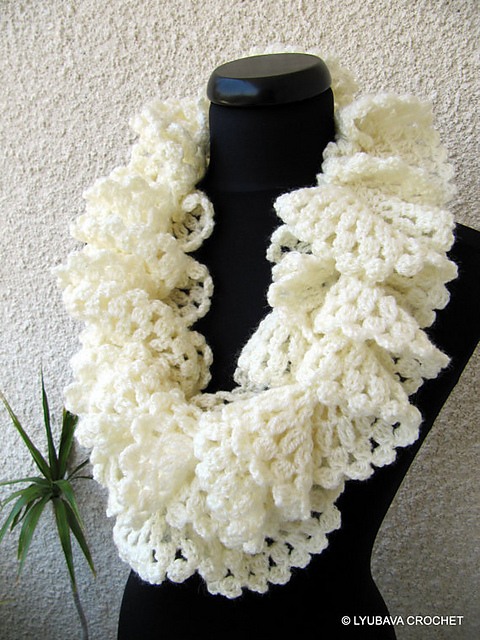 Ravelry: Marvellous Ruffle Lace Scarf Tutorial pattern by Milimagfa
