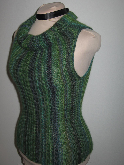Ravelry: Ginny Cowl pattern by Liz Lindo