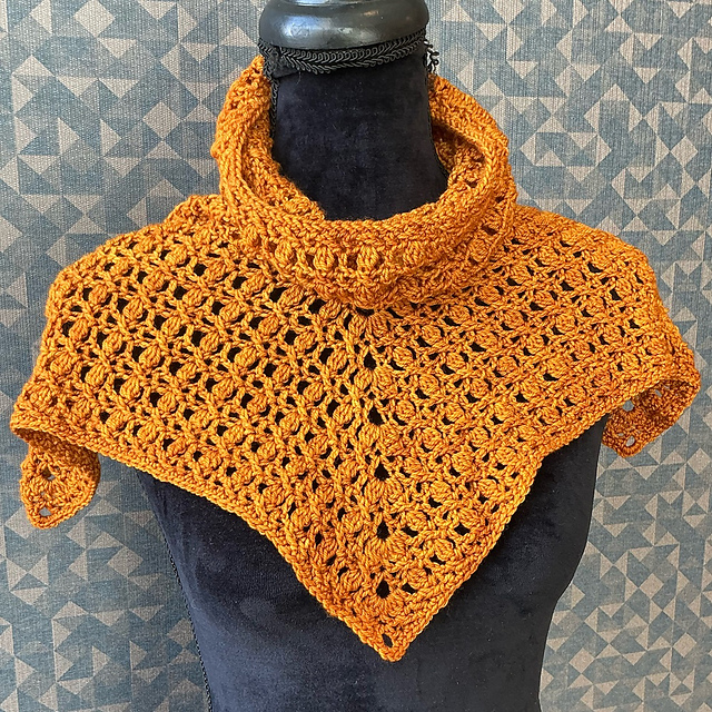 Ravelry: Brocatelle Bandana Cowl pattern by Mary Beth Temple