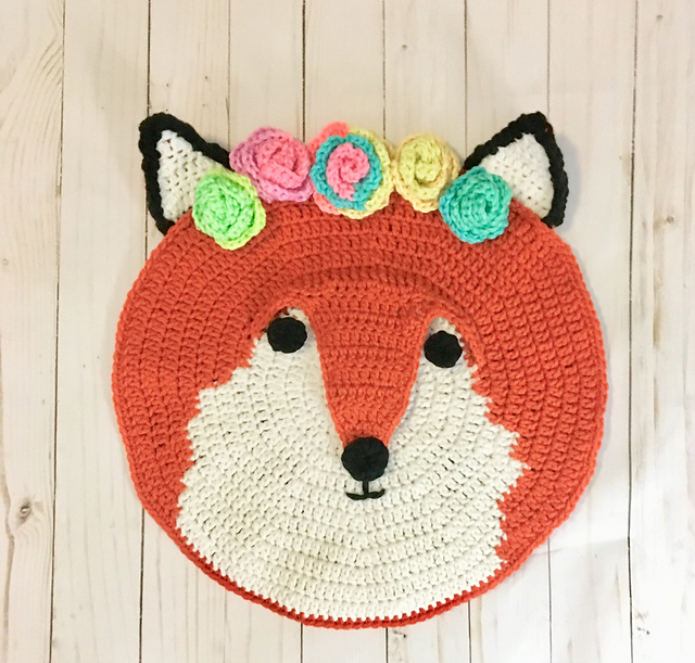Ravelry: Fox Pillow pattern by Susan Capizzi