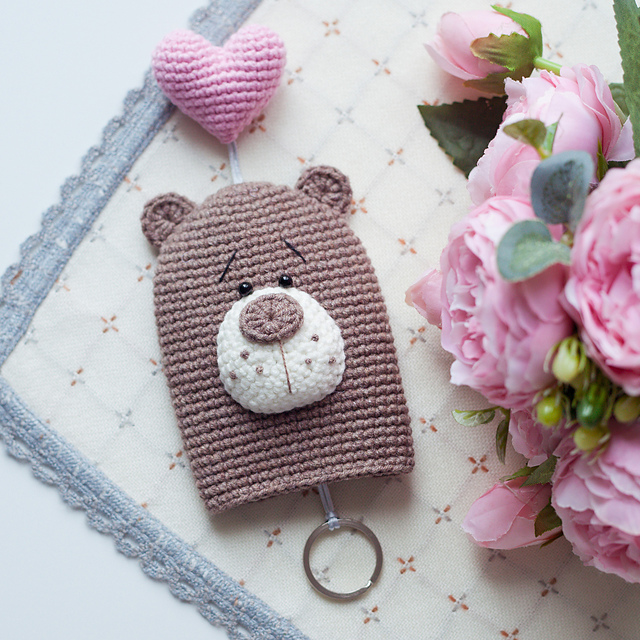 Ravelry: Bear with Heart Key Cover pattern by Maria Vlasova
