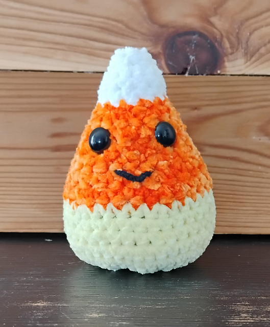 Ravelry: Candy Corn pattern by Michaela Casey