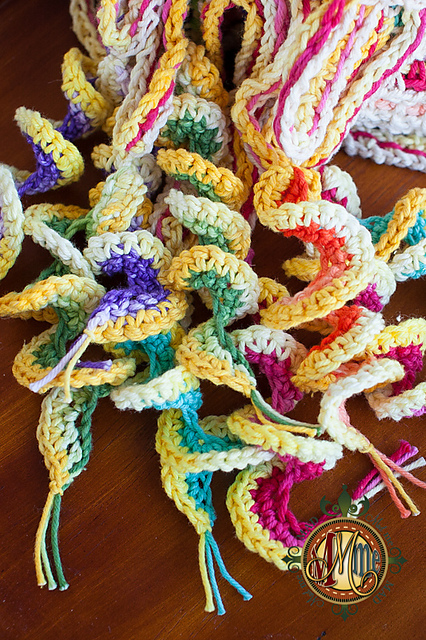 Ravelry: Curlicues Photo Tutorial pattern by Madlandia