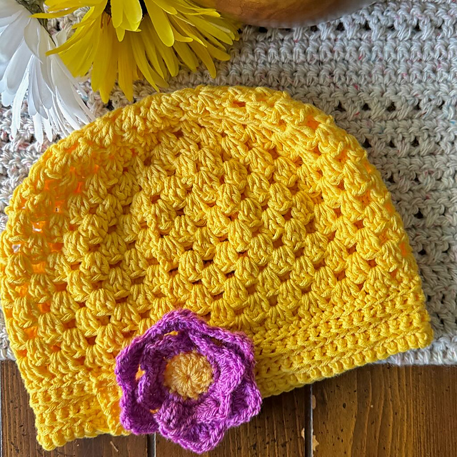 Ravelry: Daisy Beanie pattern by Debbie Field