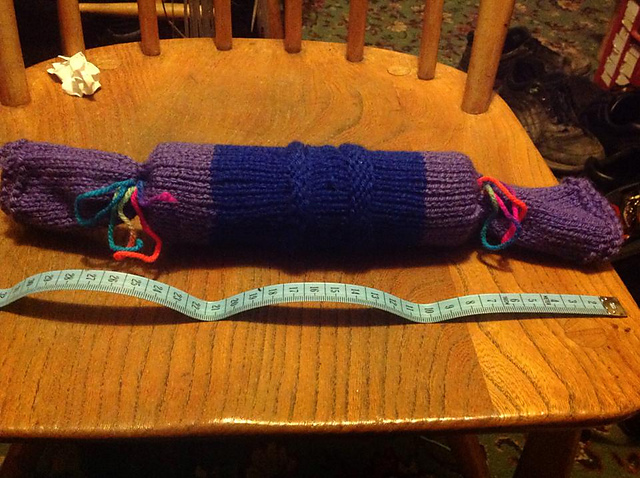 Ravelry: Snappable Christmas Cracker pattern by Madderz