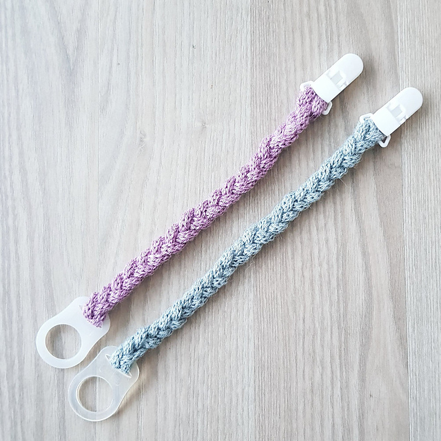 Ravelry: Mormors flette-smokkesnor pattern by Heidi Aasum