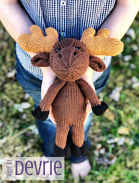 Ravelry: Moose pattern by MadeByDevrie