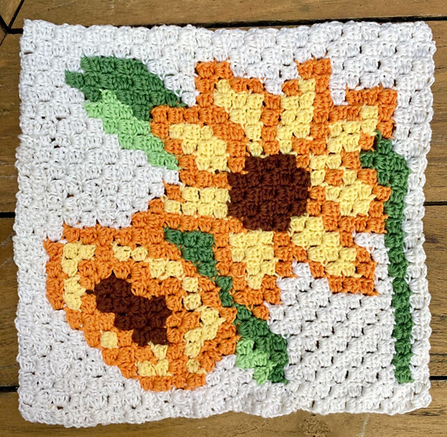 Ravelry: Sunflowers C2C Square pattern by Nensi Gogolak