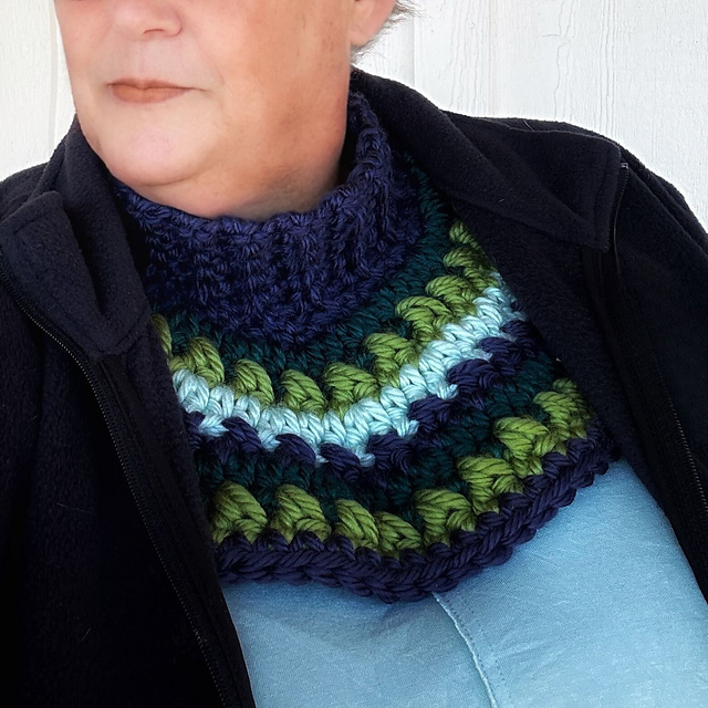 Ravelry: Katan Cowl pattern by Pam Grice