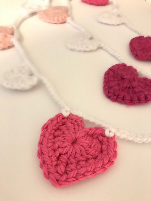 Ravelry: Precious Hearts Bunting pattern by Pam Grice