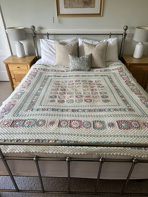 Ravelry: Grace Blanket pattern by Anita Gibney