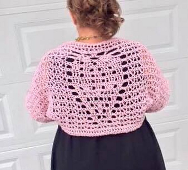 Ravelry: Shabby Chic Heart Shrug pattern by Fiona Langtry