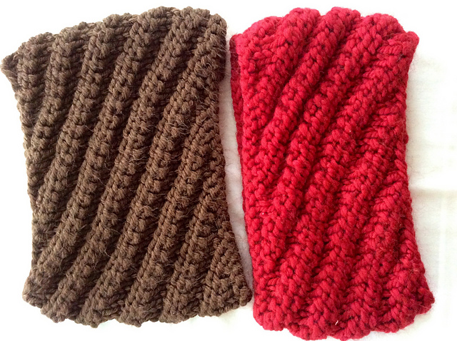 Ravelry: Super Bulky Cowl pattern by Kelly Hechinger
