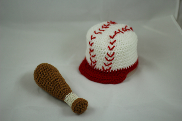 Ravelry: Baseball Bat Rattle pattern by Laura Montoya
