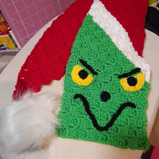 Ravelry: Grinch scarf pattern by Maddison Overill