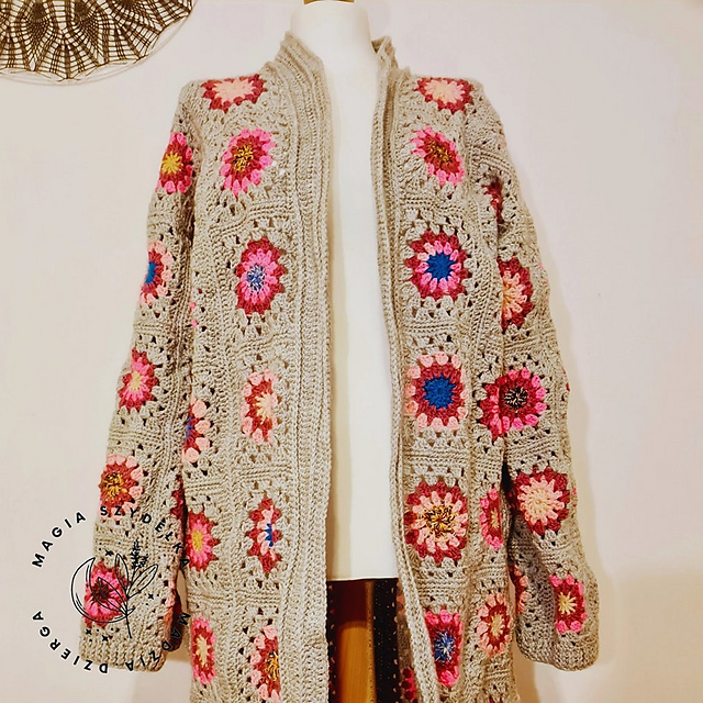 Ravelry: Płaszczyk Kwadraty Babuni pattern by Magdalena Olszewska