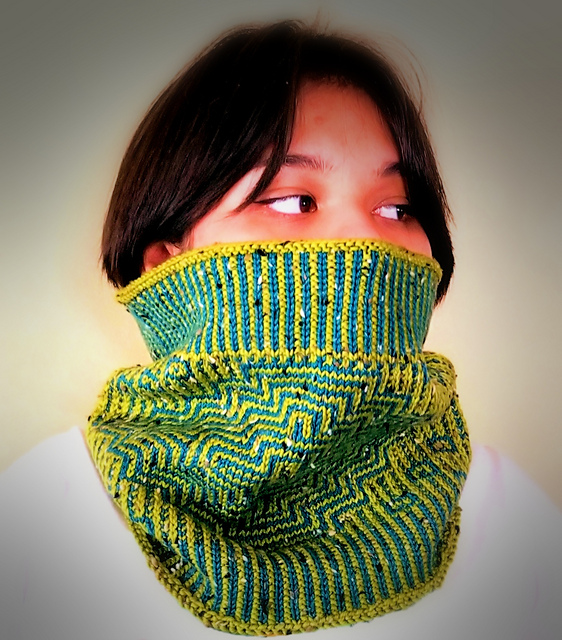 Ravelry: Eye Dazzler Cowl pattern by Margaret Briggs
