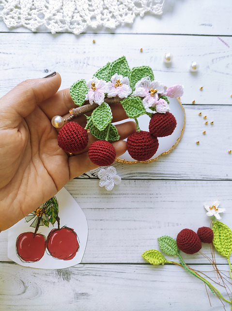 Ravelry: Cherry brooch pattern by Olga Filatova